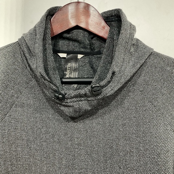 Mondetta | Tops | Mondetta Performance Luxury Gray Turtle Neck ...